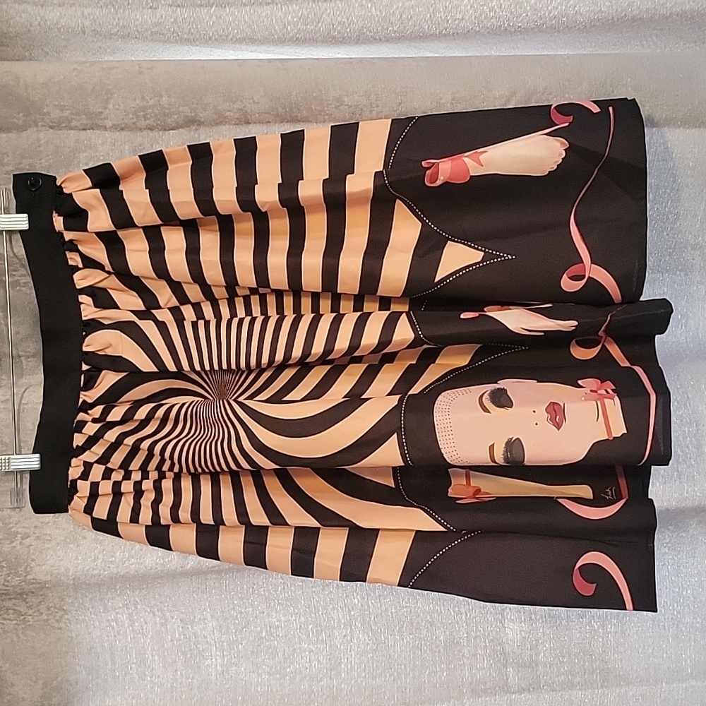 Danielle Von Fitch Mannequin Skirt - Gem